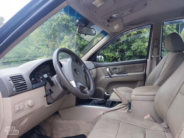 Black Kia Sorento 2006 in Anyksciai, with an engine capacity of 2.50 L and mileage of 250 thousand km for 1850 €, photo 7 on AUTOMOTO.COM.LV