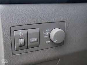 Black Kia Sorento 2006 in Anyksciai, with an engine capacity of 2.50 L and mileage of 250 thousand km for 1850 €, photo 9 on AUTOMOTO.COM.LV