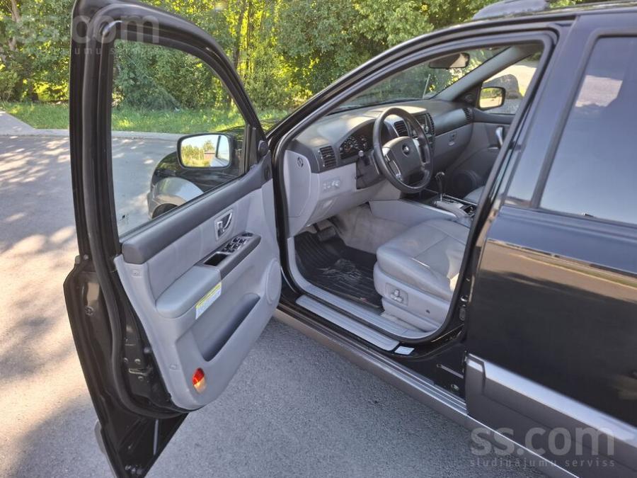 Melns Kia Sorento 2006 Rīga, ar dzinēja tilpumu 2.50 L un nobraukumu 187 tūkst. km par 1900 €, foto 7 vietnē AUTOMOTO.COM.LV