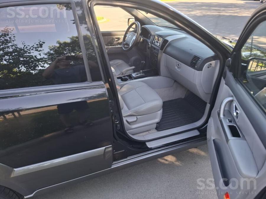Melns Kia Sorento 2006 Rīga, ar dzinēja tilpumu 2.50 L un nobraukumu 187 tūkst. km par 1900 €, foto 9 vietnē AUTOMOTO.COM.LV