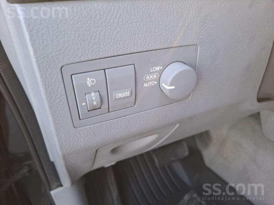 Melns Kia Sorento 2006 Rīga, ar dzinēja tilpumu 2.50 L un nobraukumu 187 tūkst. km par 1900 €, foto 13 vietnē AUTOMOTO.COM.LV