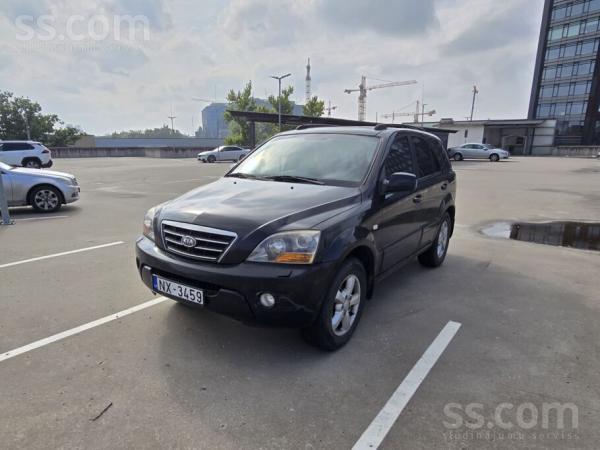Melns Kia Sorento 2006 Rīga, ar dzinēja tilpumu 2.50 L un nobraukumu 330 tūkst. km par 4600 €, foto 2 vietnē AUTOMOTO.COM.LV