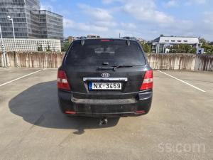 Melns Kia Sorento 2006 Rīga, ar dzinēja tilpumu 2.50 L un nobraukumu 330 tūkst. km par 4600 €, foto 4 vietnē AUTOMOTO.COM.LV