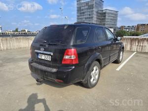 Melns Kia Sorento 2006 Rīga, ar dzinēja tilpumu 2.50 L un nobraukumu 330 tūkst. km par 4600 €, foto 5 vietnē AUTOMOTO.COM.LV