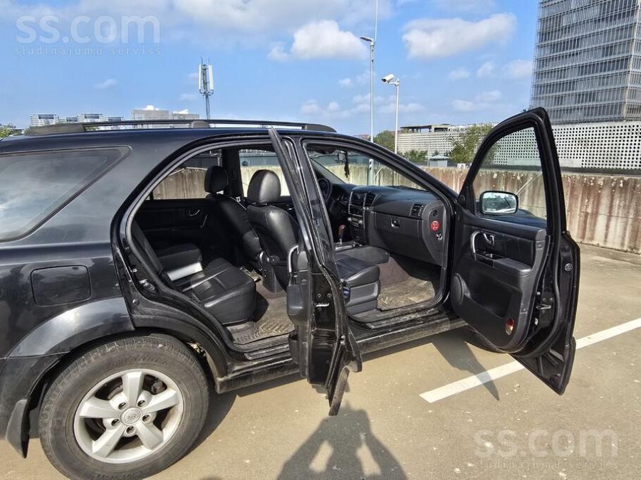 Melns Kia Sorento 2006 Rīga, ar dzinēja tilpumu 2.50 L un nobraukumu 330 tūkst. km par 4600 €, foto 7 vietnē AUTOMOTO.COM.LV