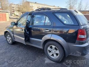 Melns Kia Sorento 2006 Jelgava, ar dzinēja tilpumu 2.50 L un nobraukumu 250 tūkst. km par 1400 €, foto  vietnē AUTOMOTO.COM.LV