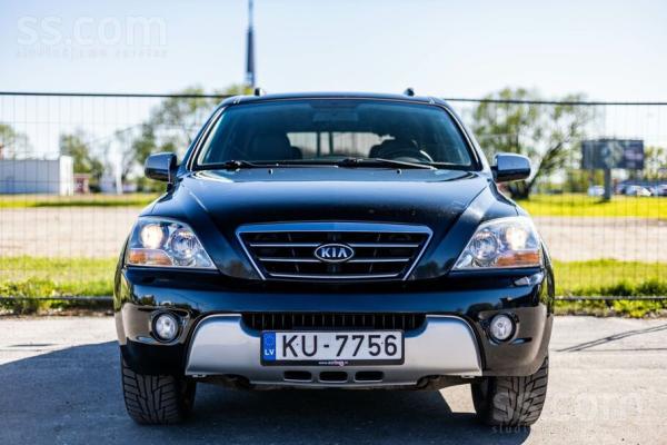 Melns Kia Sorento 2007 Rīga, ar dzinēja tilpumu 2.50 L un nobraukumu 312 tūkst. km par 4590 €, foto 3 vietnē AUTOMOTO.COM.LV