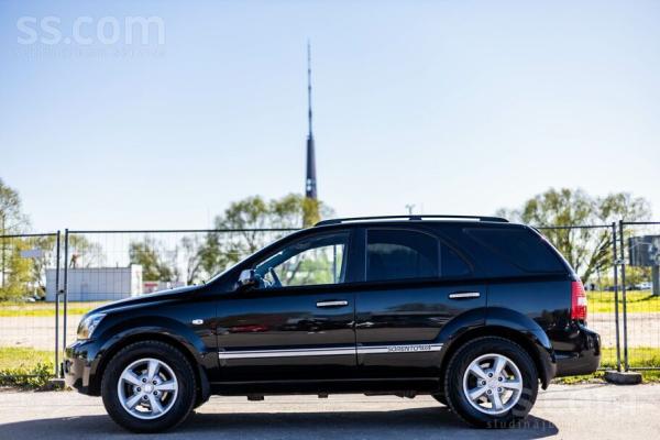 Melns Kia Sorento 2007 Rīga, ar dzinēja tilpumu 2.50 L un nobraukumu 312 tūkst. km par 4590 €, foto 4 vietnē AUTOMOTO.COM.LV