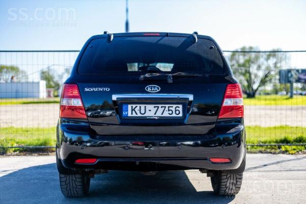 Melns Kia Sorento 2007 Rīga, ar dzinēja tilpumu 2.50 L un nobraukumu 312 tūkst. km par 4590 €, foto 8 vietnē AUTOMOTO.COM.LV
