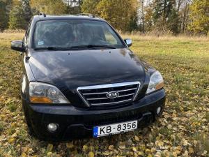 Black Kia Sorento 2007 in Liepaja, with an engine capacity of 2.50 L and mileage of 235 thousand km for 2700 €, photo 4 on AUTOMOTO.COM.LV