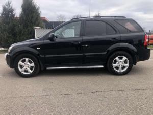 Black Kia Sorento 2007 in Kaunas, with an engine capacity of 2.50 L and mileage of 247 thousand km for 3500 €, photo 7 on AUTOMOTO.COM.LV