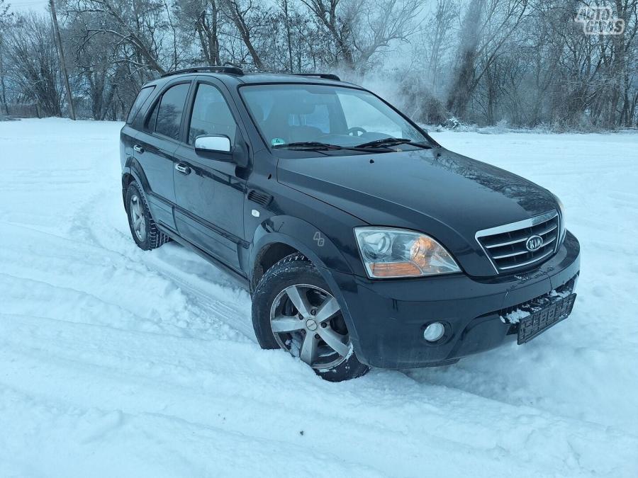 Black Kia Sorento 2007 in Prienai, with an engine capacity of 2.50 L and mileage of 186 thousand km for 2499 €, photo 2 on AUTOMOTO.COM.LV