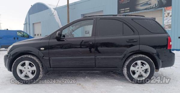 Black Kia Sorento 2007 in Johvi, with an engine capacity of 3.30 L and mileage of 371 thousand km for 3000 €, photo 5 on AUTOMOTO.COM.LV