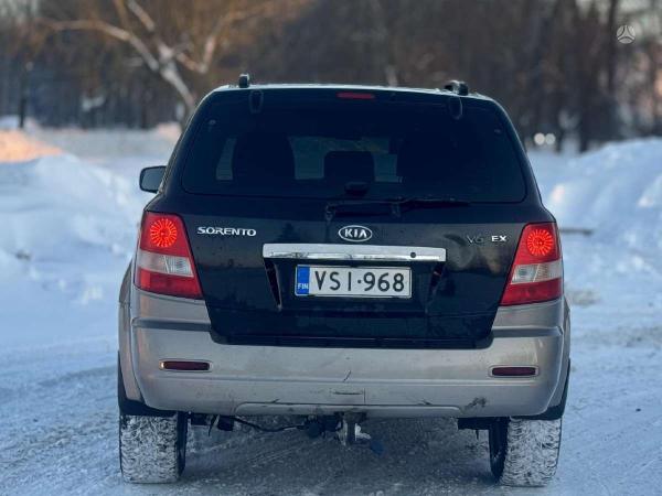 Black Kia Sorento 2007 in Radviliskis, with an engine capacity of 2.50 L and mileage of 276 thousand km for 2300 €, photo 10 on AUTOMOTO.COM.LV
