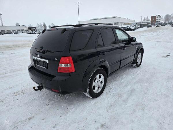 Melns Kia Sorento 2007 Marijampole, ar dzinēja tilpumu 2.50 L un nobraukumu 230 tūkst. km par 3600 €, foto 4 vietnē AUTOMOTO.COM.LV