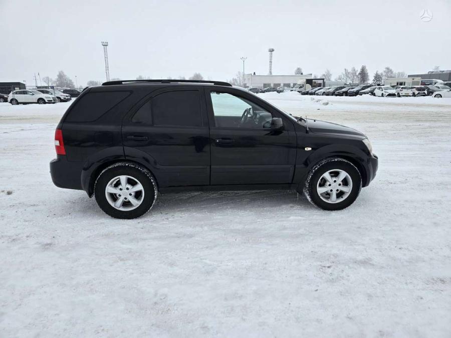 Melns Kia Sorento 2007 Marijampole, ar dzinēja tilpumu 2.50 L un nobraukumu 230 tūkst. km par 3600 €, foto 8 vietnē AUTOMOTO.COM.LV