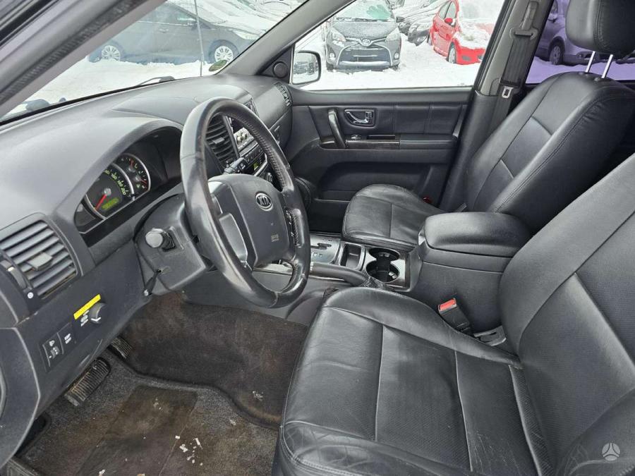 Melns Kia Sorento 2007 Marijampole, ar dzinēja tilpumu 2.50 L un nobraukumu 230 tūkst. km par 3600 €, foto 10 vietnē AUTOMOTO.COM.LV