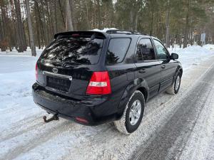 Black Kia Sorento 2007 in Marijampole, with an engine capacity of 2.50 L and mileage of 205 thousand km for 2200 €, photo 5 on AUTOMOTO.COM.LV