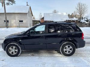 Black Kia Sorento 2007 in Marijampole, with an engine capacity of 2.50 L and mileage of 205 thousand km for 2200 €, photo 6 on AUTOMOTO.COM.LV