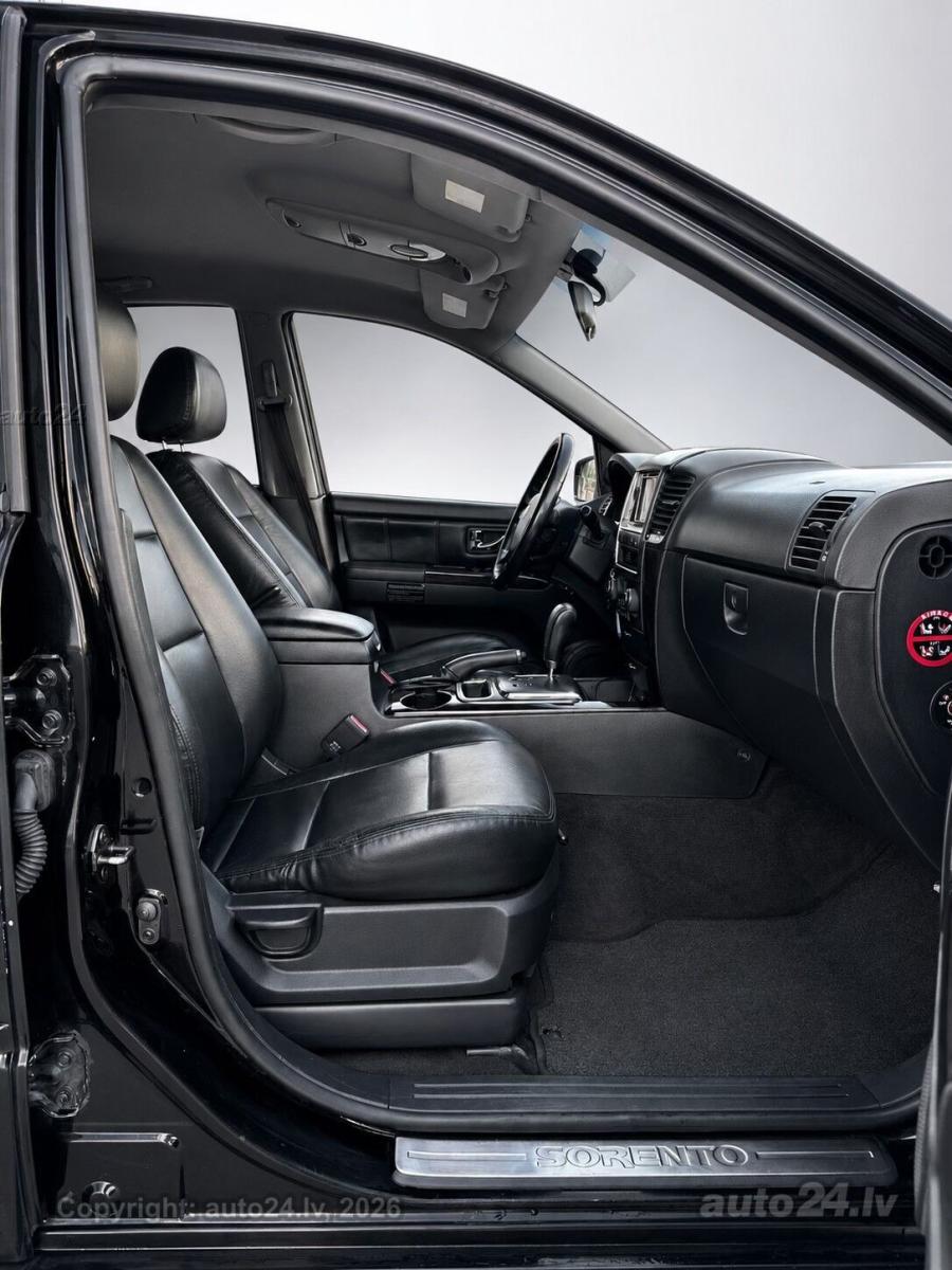 Melns Kia Sorento 2007 Tallina, ar dzinēja tilpumu 2.50 L un nobraukumu 256 tūkst. km par 3999 €, foto 10 vietnē AUTOMOTO.COM.LV