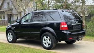 Black Kia Sorento 2007 in Marijampole, with an engine capacity of 2.50 L and mileage of 288 thousand km for 2799 €, photo 3 on AUTOMOTO.COM.LV