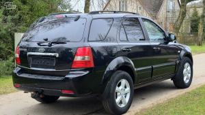 Black Kia Sorento 2007 in Marijampole, with an engine capacity of 2.50 L and mileage of 288 thousand km for 2799 €, photo 8 on AUTOMOTO.COM.LV
