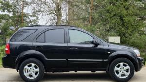 Black Kia Sorento 2007 in Marijampole, with an engine capacity of 2.50 L and mileage of 288 thousand km for 2799 €, photo 9 on AUTOMOTO.COM.LV