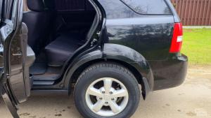 Black Kia Sorento 2007 in Marijampole, with an engine capacity of 2.50 L and mileage of 288 thousand km for 2799 €, photo 15 on AUTOMOTO.COM.LV