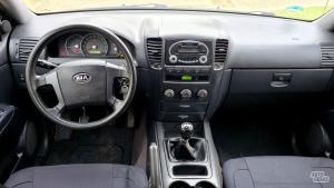 Black Kia Sorento 2007 in Marijampole, with an engine capacity of 2.50 L and mileage of 288 thousand km for 2799 €, photo 17 on AUTOMOTO.COM.LV