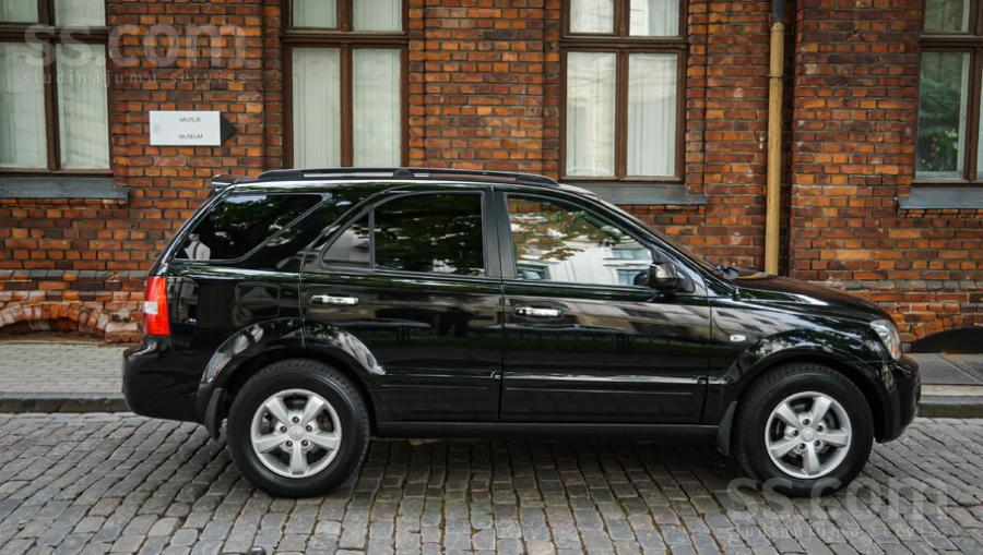 Melns Kia Sorento 2007 Rīga, ar dzinēja tilpumu 2.50 L un nobraukumu 292 tūkst. km par 2950 €, foto 6 vietnē AUTOMOTO.COM.LV