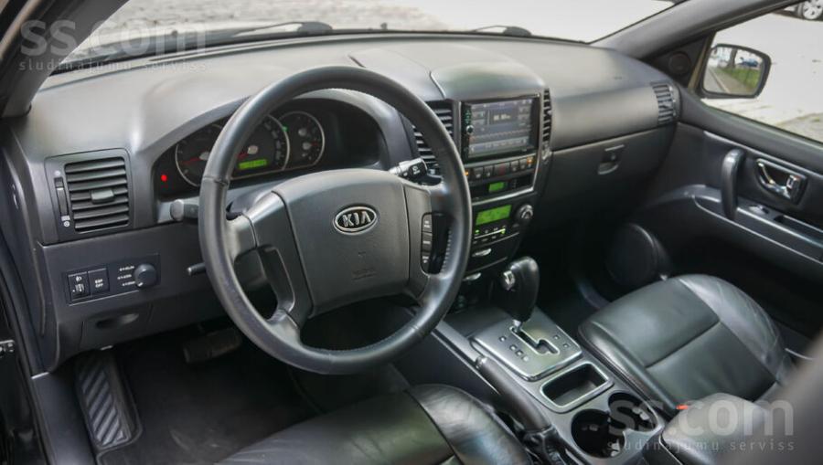 Melns Kia Sorento 2007 Rīga, ar dzinēja tilpumu 2.50 L un nobraukumu 292 tūkst. km par 2950 €, foto 13 vietnē AUTOMOTO.COM.LV