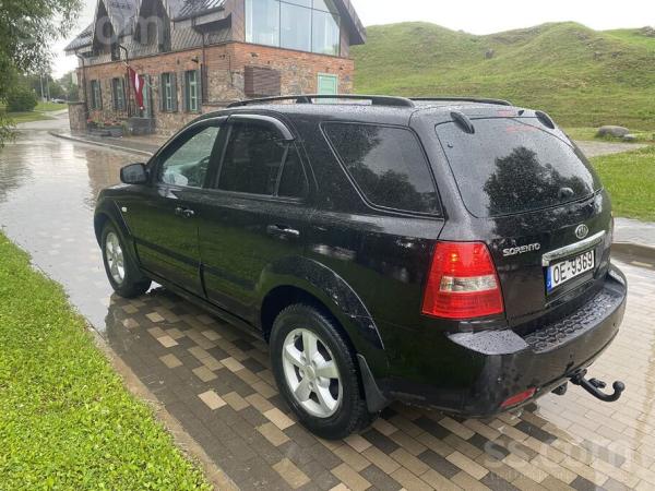 Black Kia Sorento 2007 in Rezekne, with an engine capacity of 2.50 L and mileage of 0 thousand km for 3750 €, photo 7 on AUTOMOTO.COM.LV
