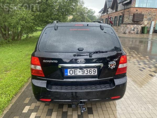 Black Kia Sorento 2007 in Rezekne, with an engine capacity of 2.50 L and mileage of 0 thousand km for 3750 €, photo 9 on AUTOMOTO.COM.LV