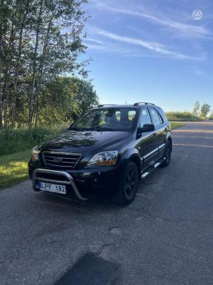 Black Kia Sorento 2007 in Utena, with an engine capacity of 2.50 L and mileage of 216 thousand km for 2550 €, photo  on AUTOMOTO.COM.LV