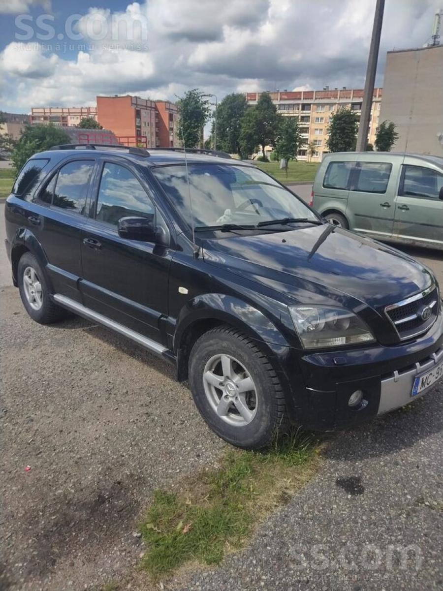 Melns Kia Sorento 2007 Krāslava, ar dzinēja tilpumu 2.50 L un nobraukumu 220 tūkst. km par 1500 €, foto 3 vietnē AUTOMOTO.COM.LV