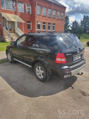Melns Kia Sorento 2007 Krāslava, ar dzinēja tilpumu 2.50 L un nobraukumu 220 tūkst. km par 1500 €, foto 4 vietnē AUTOMOTO.COM.LV