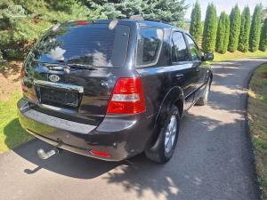 Black Kia Sorento 2007 in Utena, with an engine capacity of 2.00 L and mileage of 167 thousand km for 4000 €, photo 4 on AUTOMOTO.COM.LV