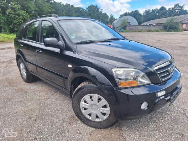 Black Kia Sorento 2007 in Prienai, with an engine capacity of 2.50 L and mileage of 253 thousand km for 2750 €, photo 1 on AUTOMOTO.COM.LV