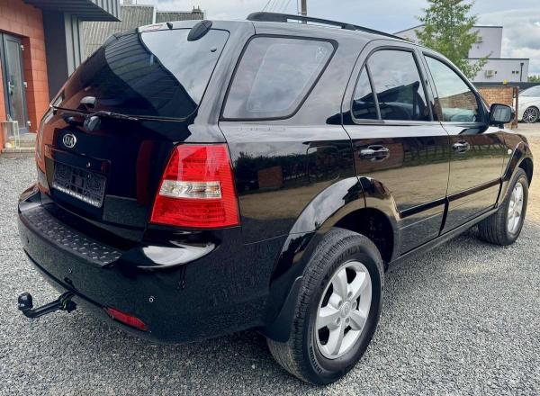 Black Kia Sorento 2007 in Marijampole, with an engine capacity of 2.50 L and mileage of 242 thousand km for 4200 €, photo 9 on AUTOMOTO.COM.LV