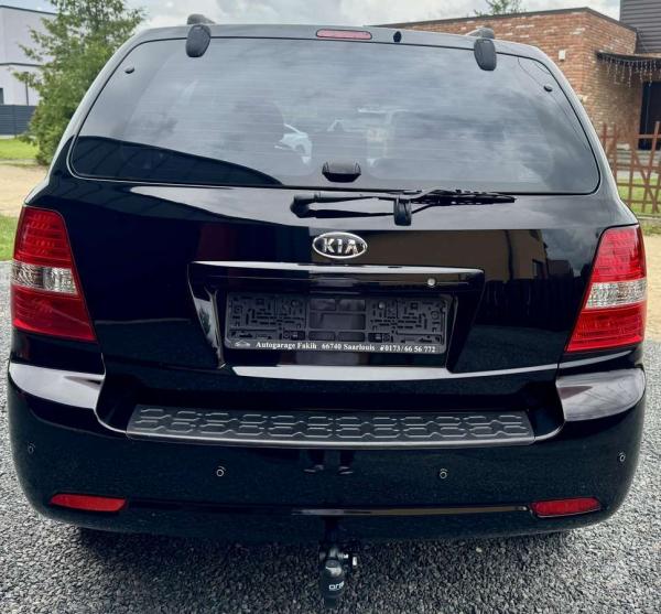Black Kia Sorento 2007 in Marijampole, with an engine capacity of 2.50 L and mileage of 242 thousand km for 4200 €, photo 10 on AUTOMOTO.COM.LV