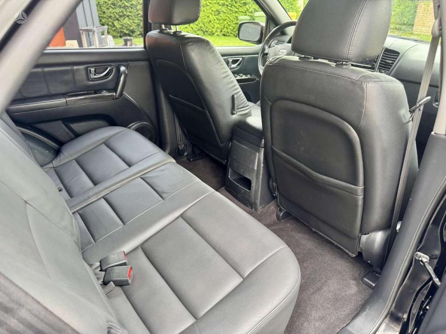 Melns Kia Sorento 2007 Marijampole, ar dzinēja tilpumu 2.50 L un nobraukumu 242 tūkst. km par 4200 €, foto 22 vietnē AUTOMOTO.COM.LV