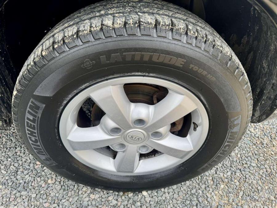 Melns Kia Sorento 2007 Marijampole, ar dzinēja tilpumu 2.50 L un nobraukumu 242 tūkst. km par 4200 €, foto 30 vietnē AUTOMOTO.COM.LV