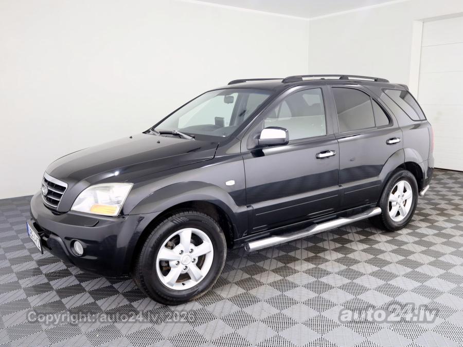 Black Kia Sorento 2007 in Tallinn, with an engine capacity of 2.50 L and mileage of 238 thousand km for 2199 €, photo 3 on AUTOMOTO.COM.LV