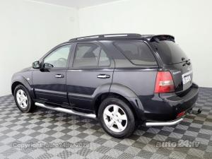 Black Kia Sorento 2007 in Tallinn, with an engine capacity of 2.50 L and mileage of 238 thousand km for 2199 €, photo 5 on AUTOMOTO.COM.LV