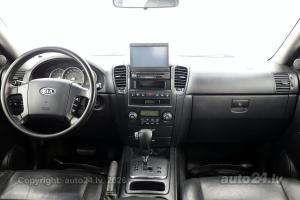 Black Kia Sorento 2007 in Tallinn, with an engine capacity of 2.50 L and mileage of 238 thousand km for 2199 €, photo 6 on AUTOMOTO.COM.LV