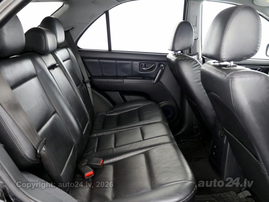 Black Kia Sorento 2007 in Tallinn, with an engine capacity of 2.50 L and mileage of 238 thousand km for 2199 €, photo 8 on AUTOMOTO.COM.LV