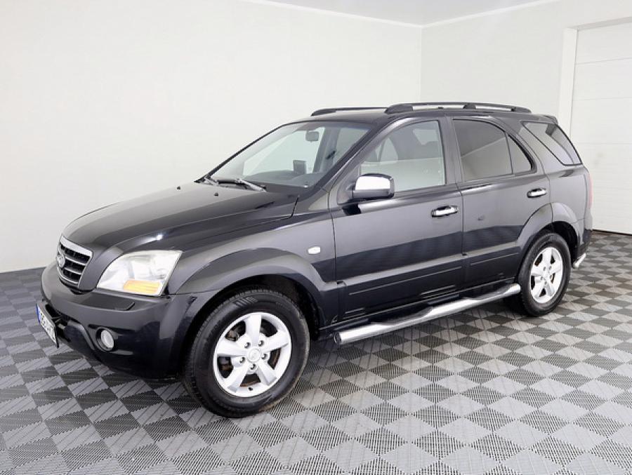 Black Kia Sorento 2007 in Tallinn, with an engine capacity of 2.50 L and mileage of 238 thousand km for 2199 €, photo 3 on AUTOMOTO.COM.LV