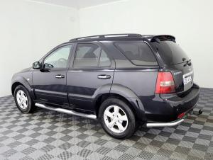 Black Kia Sorento 2007 in Tallinn, with an engine capacity of 2.50 L and mileage of 238 thousand km for 2199 €, photo 5 on AUTOMOTO.COM.LV