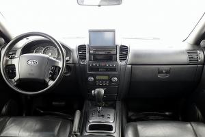 Black Kia Sorento 2007 in Tallinn, with an engine capacity of 2.50 L and mileage of 238 thousand km for 2199 €, photo 6 on AUTOMOTO.COM.LV