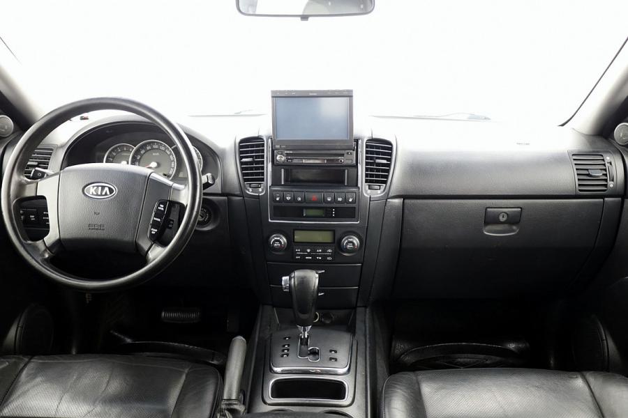 Black Kia Sorento 2007 in Tallinn, with an engine capacity of 2.50 L and mileage of 238 thousand km for 2199 €, photo 13 on AUTOMOTO.COM.LV
